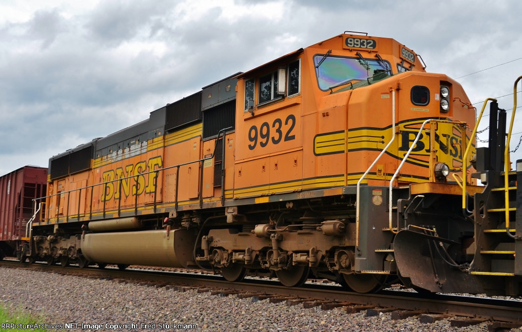 BNSF 9932